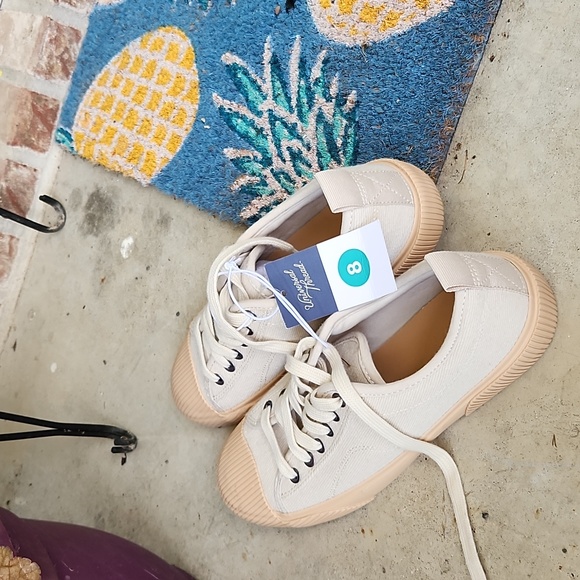 Universal Thread | Shoes | Universal Thread Laceup Sneakers Tan Size 8 ...